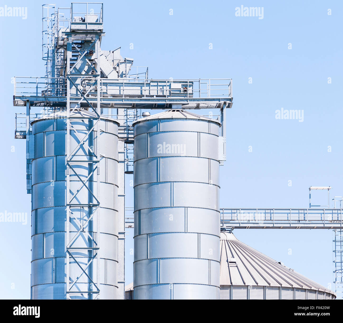 Storage facility cereals and production of bio gas; silos and drying ...