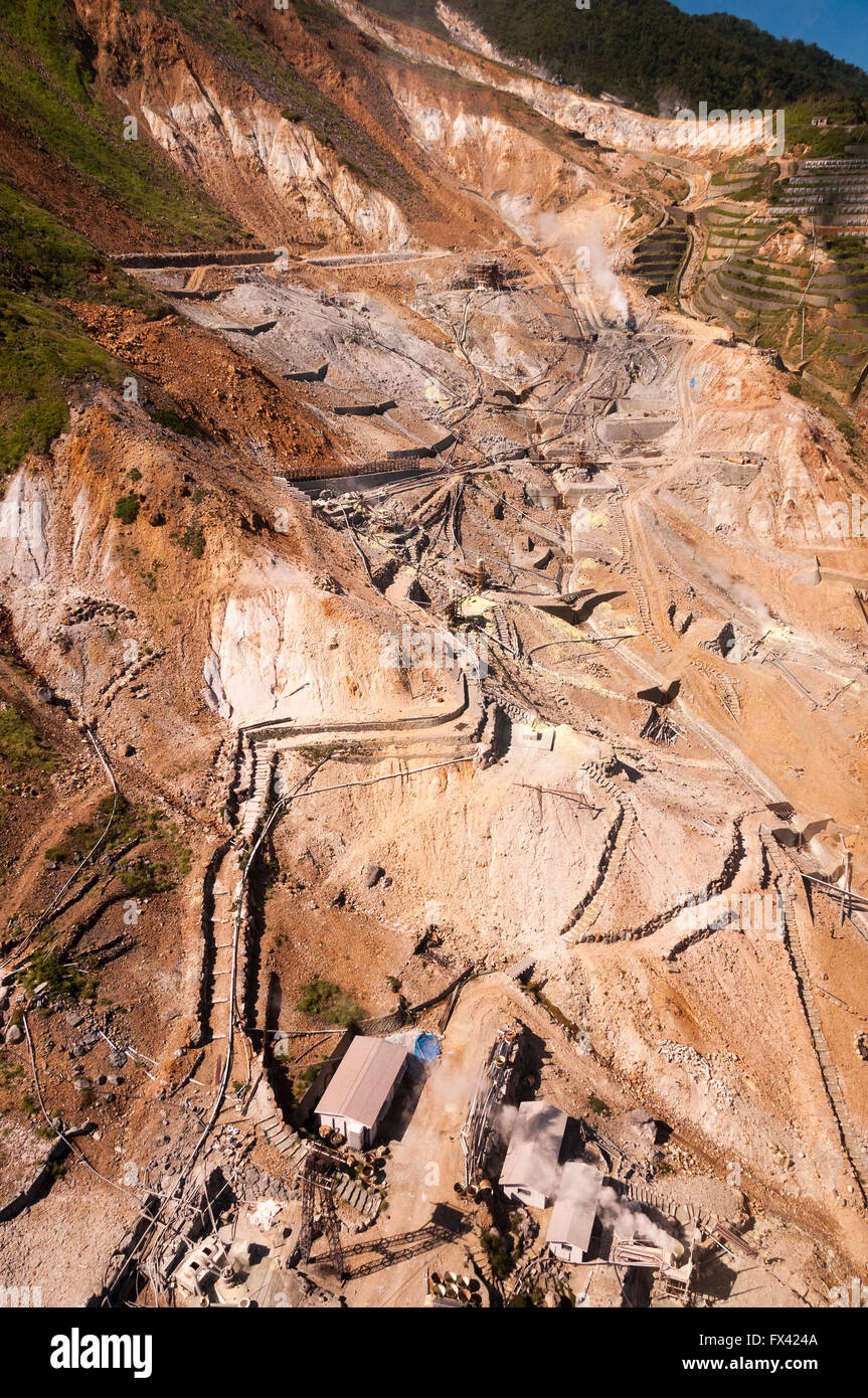 Sulphur mining industry ath Owakudani, Japan Stock Photo - Alamy