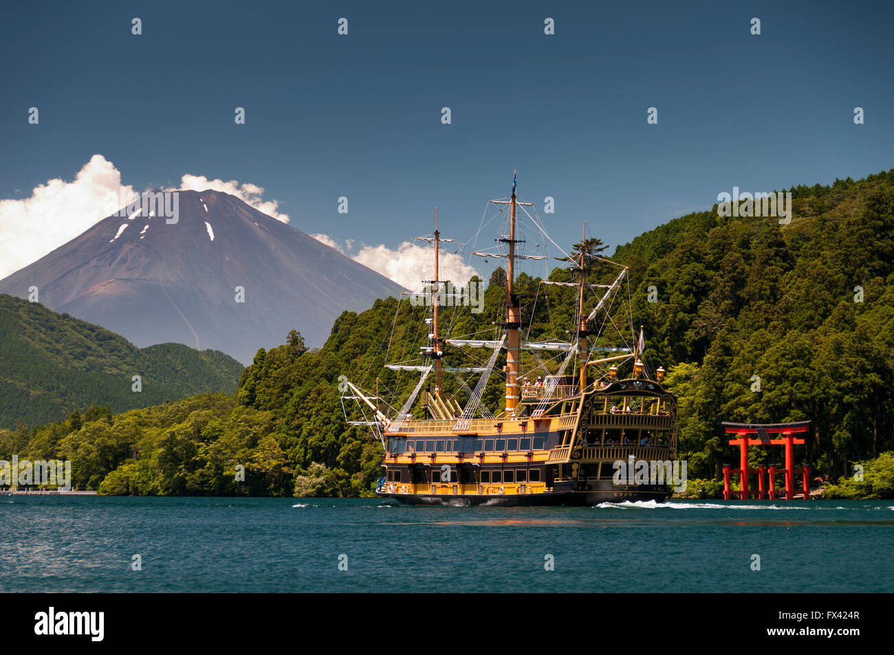 Pirate boat at Ashinoko lake, Japan Stock Photo - Alamy