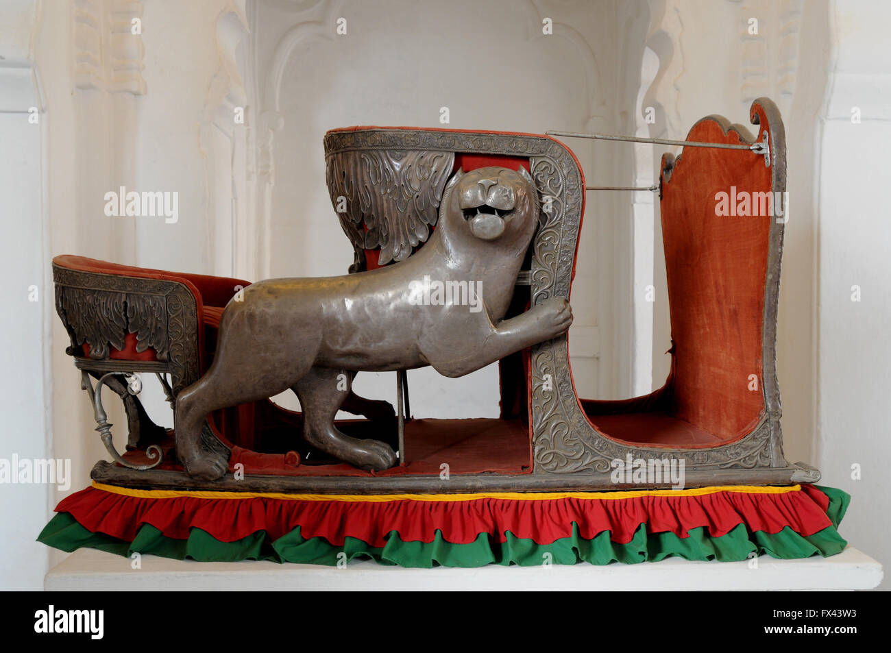 Howdahs on display hi-res stock photography and images - Alamy