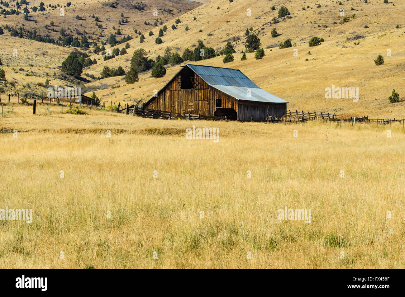 Farm barn wooden wood hi-res stock photography and images - Alamy