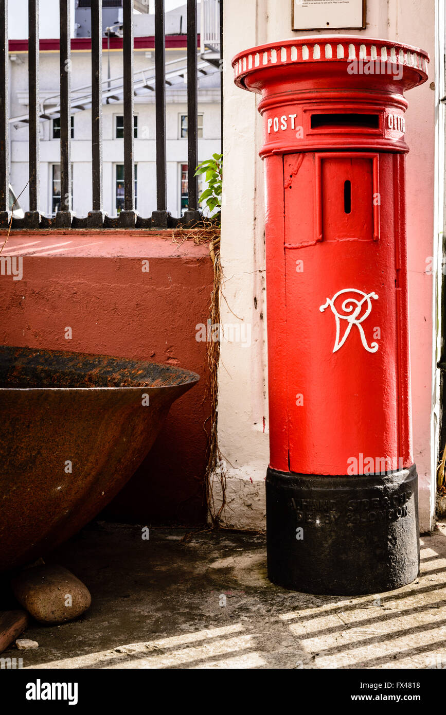 Queen victoria postbox hi-res stock photography and images - Alamy