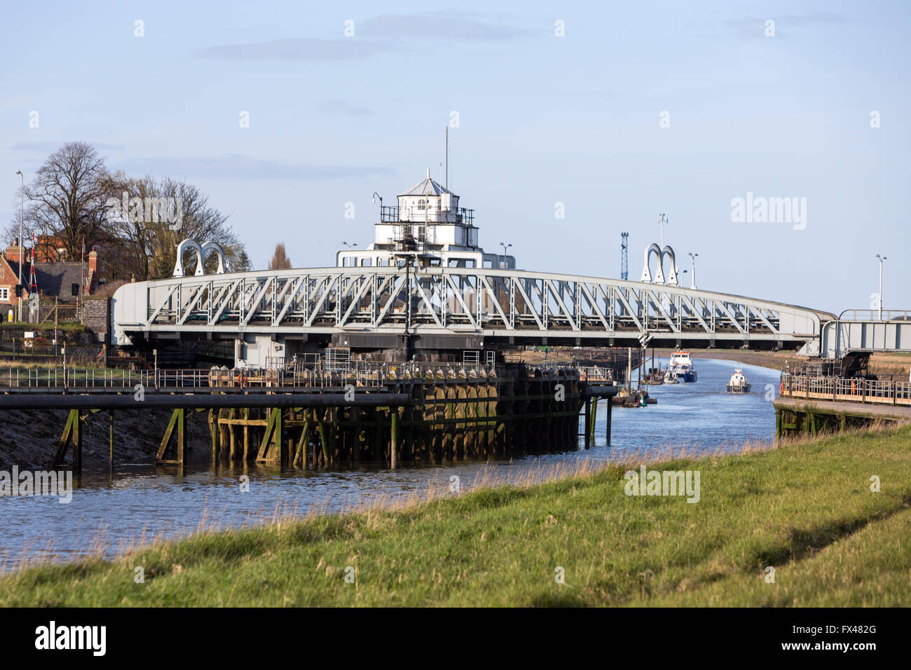 Sutton bridge swing bridge lincolnshire hi-res stock photography and ...