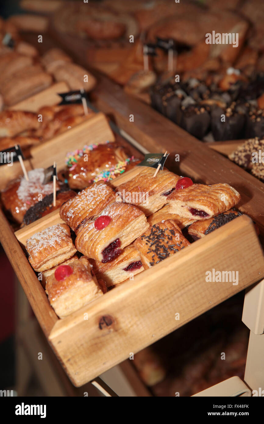 Artisan pastry stand hi-res stock photography and images - Alamy