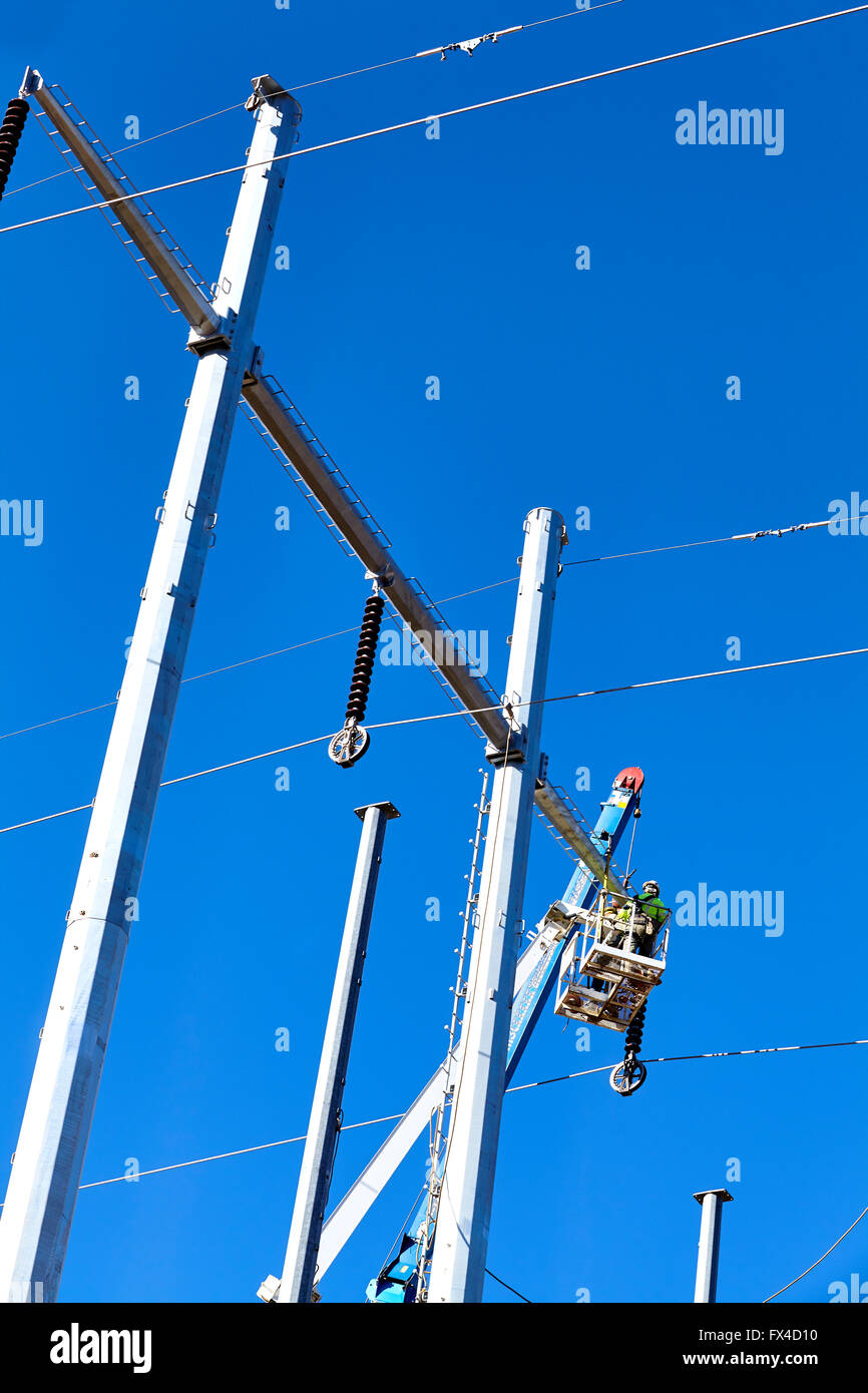 Power line workers hi-res stock photography and images - Alamy