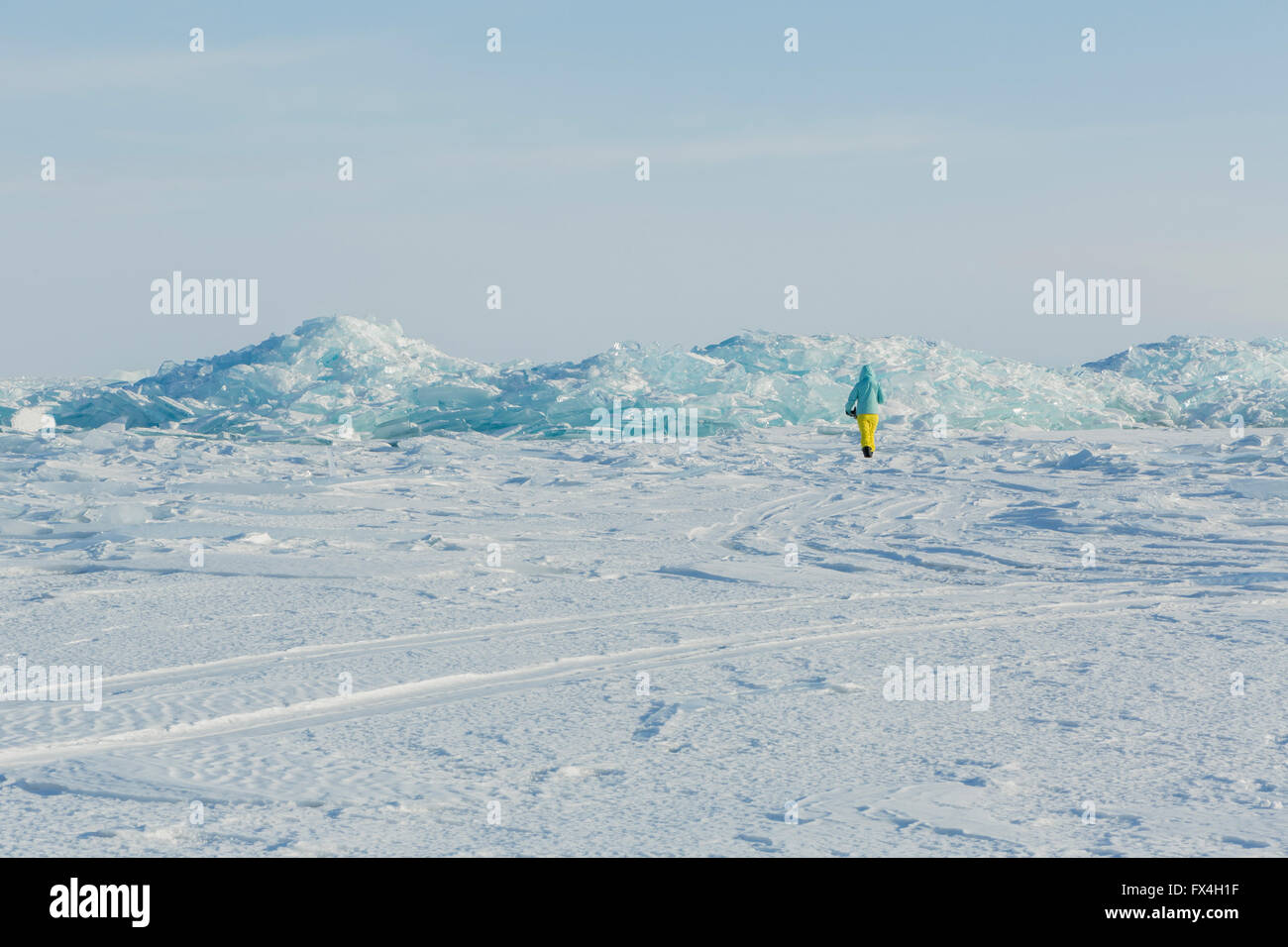 Ice clumps hi-res stock photography and images - Alamy