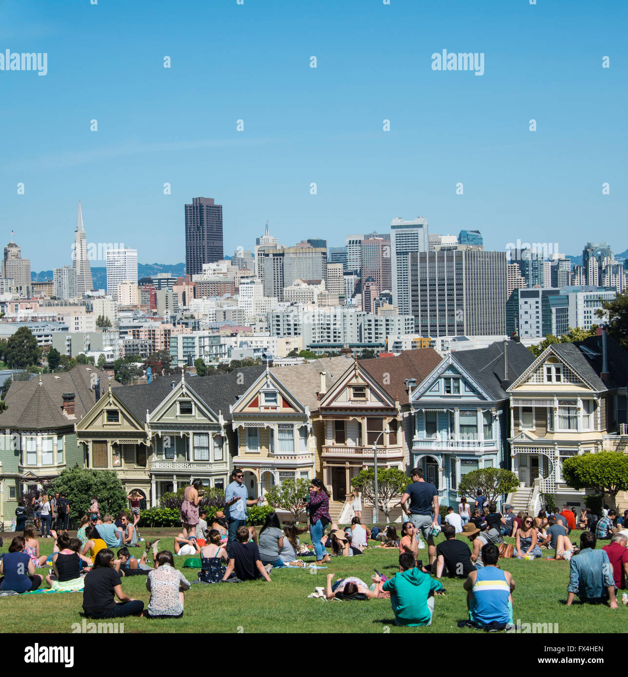 Tourists, Victorian houses, Painted Ladies, Postcard Row, Alamo Square ...