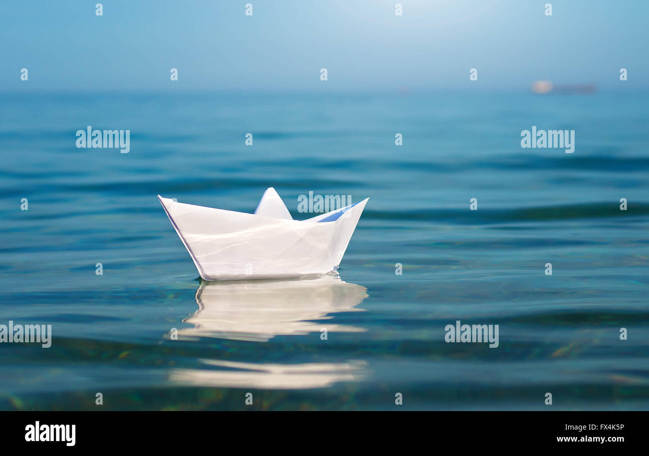 Ship design hi-res stock photography and images - Alamy