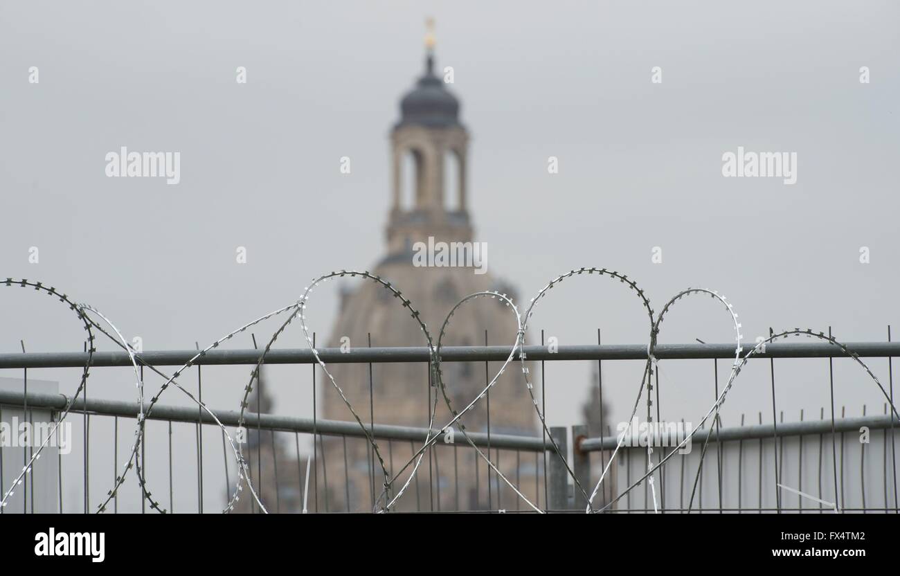 Border borderless hi-res stock photography and images - Alamy