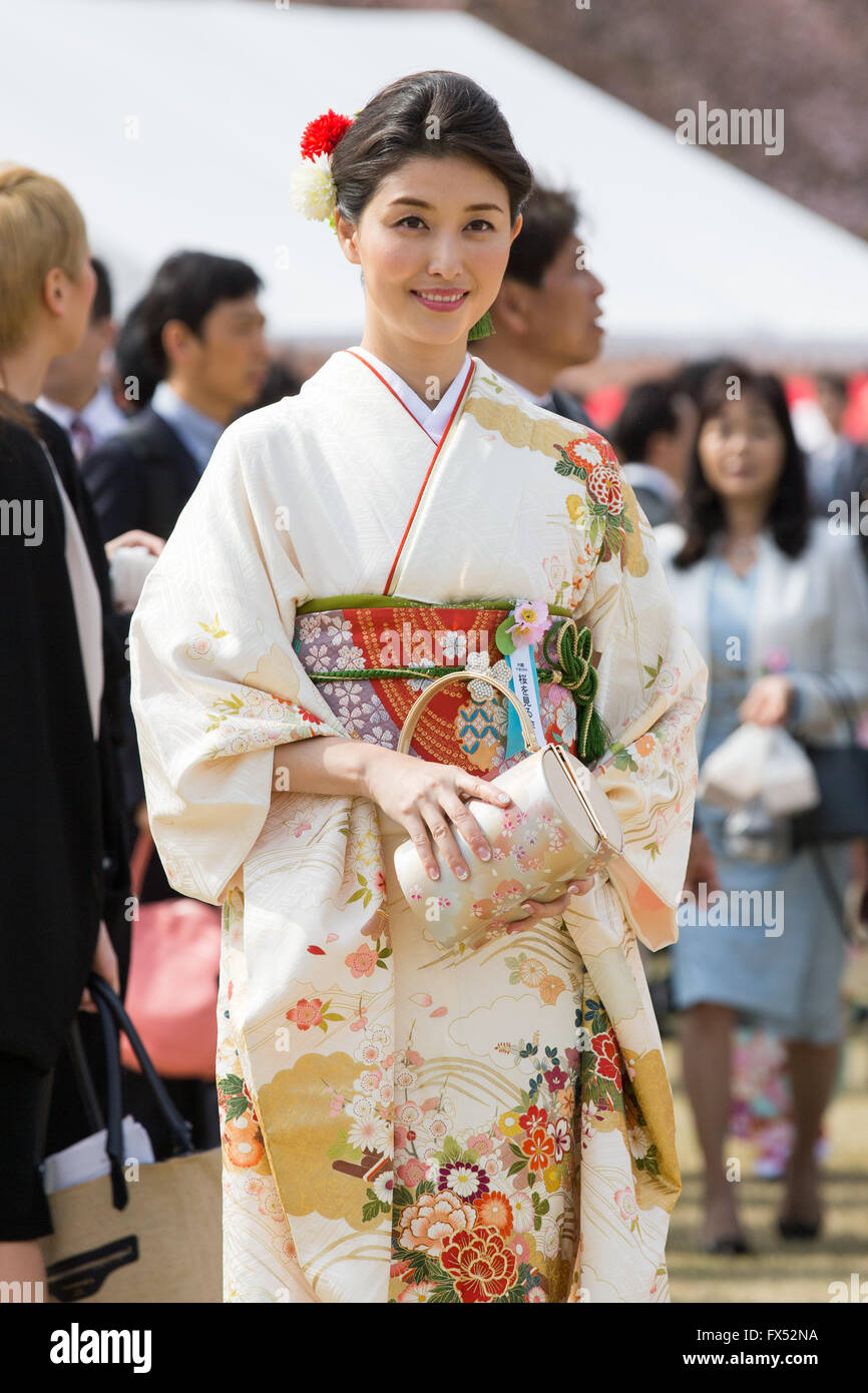Tokyo, Japan. 9th Apr, 2016. Manami Hashimoto arrives at Japan's Prime ...