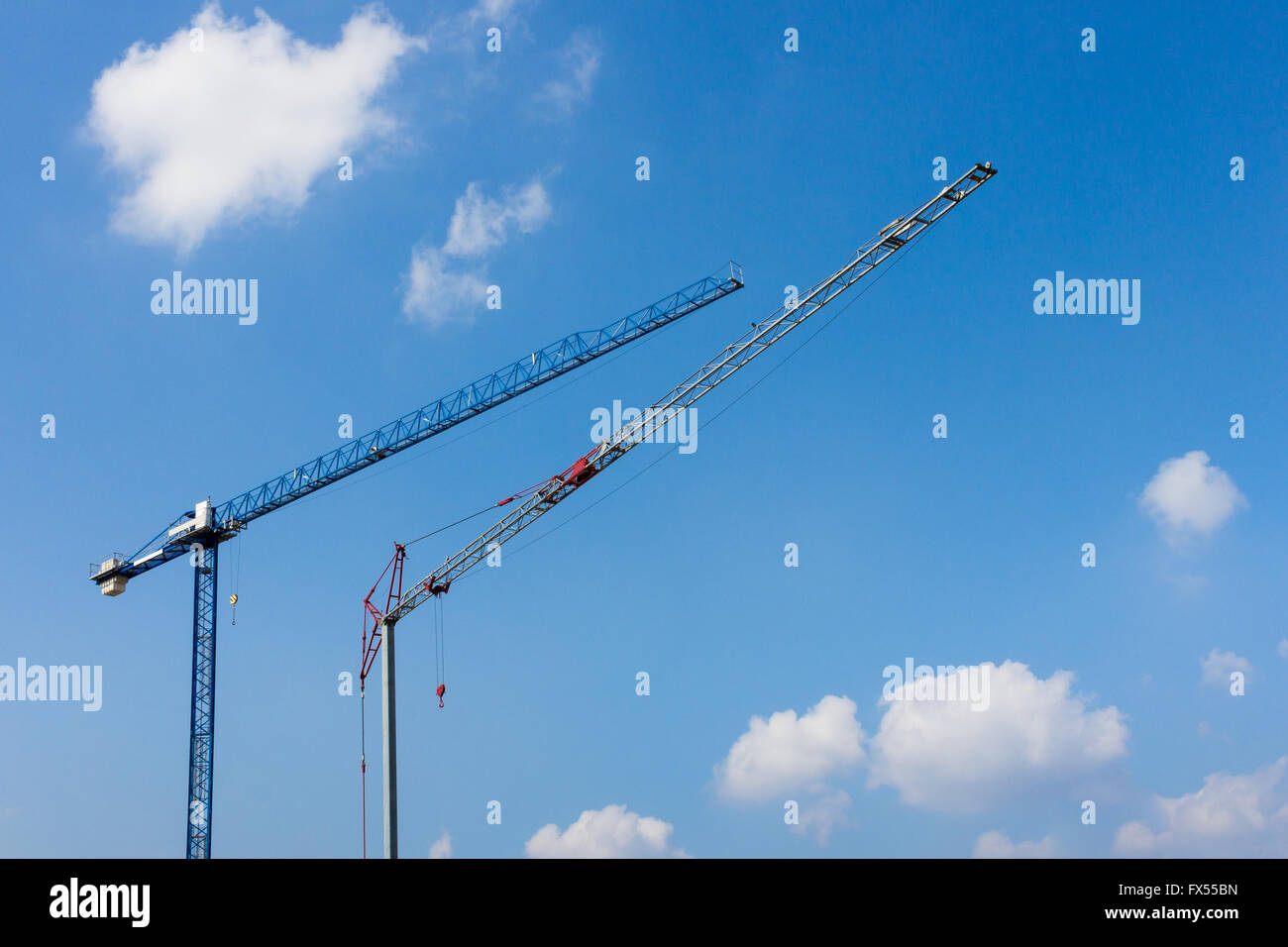Tower cranes hi-res stock photography and images - Alamy