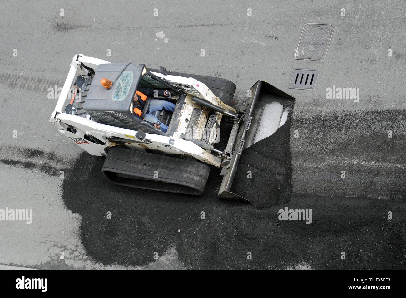 Bobcat little bulldozer Stock Photo - Alamy