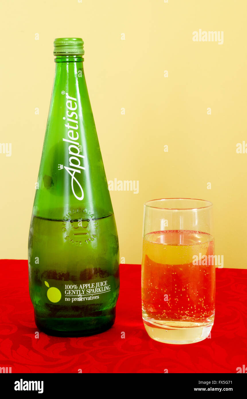 Soft drinks glass bottle uk hi-res stock photography and images - Alamy