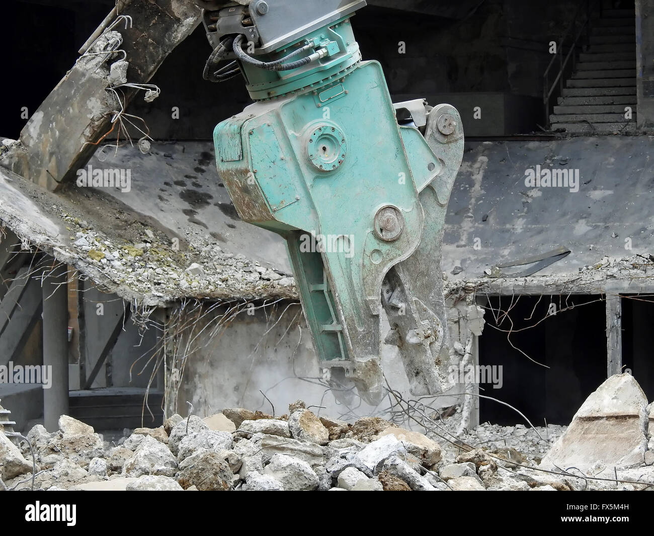 Demolition machine hi-res stock photography and images - Alamy