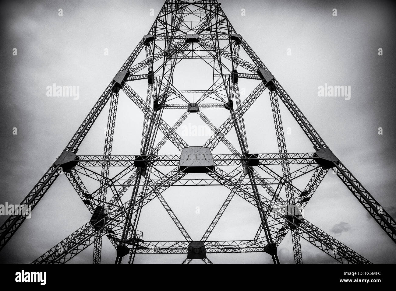 Overhead pylon hi-res stock photography and images - Alamy