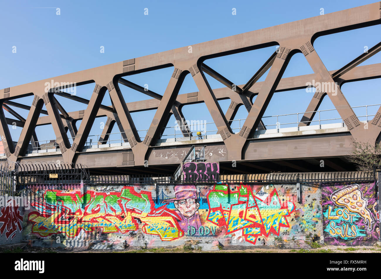 Street Art Allen Gardens East London near Brick lane Stock Photo - Alamy