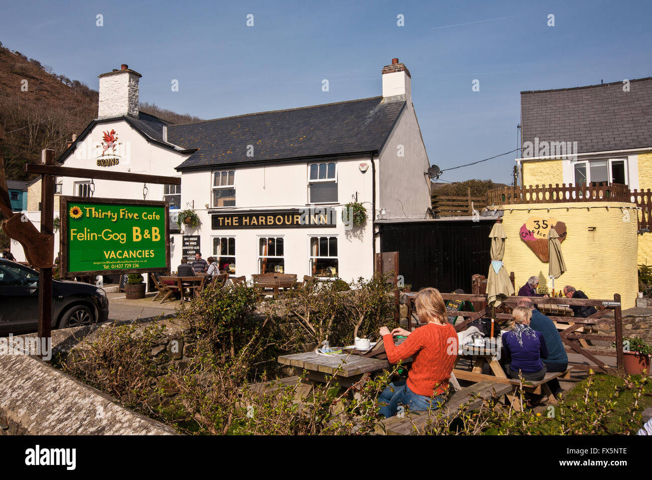 Welsh pub hi-res stock photography and images - Alamy