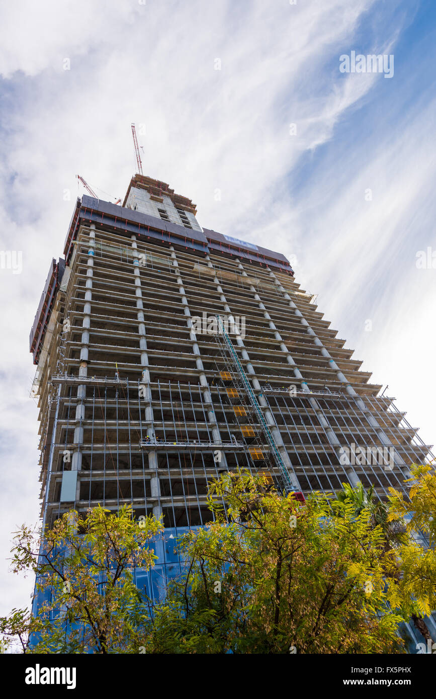 New skyscraper construction in Tel Aviv Stock Photo - Alamy