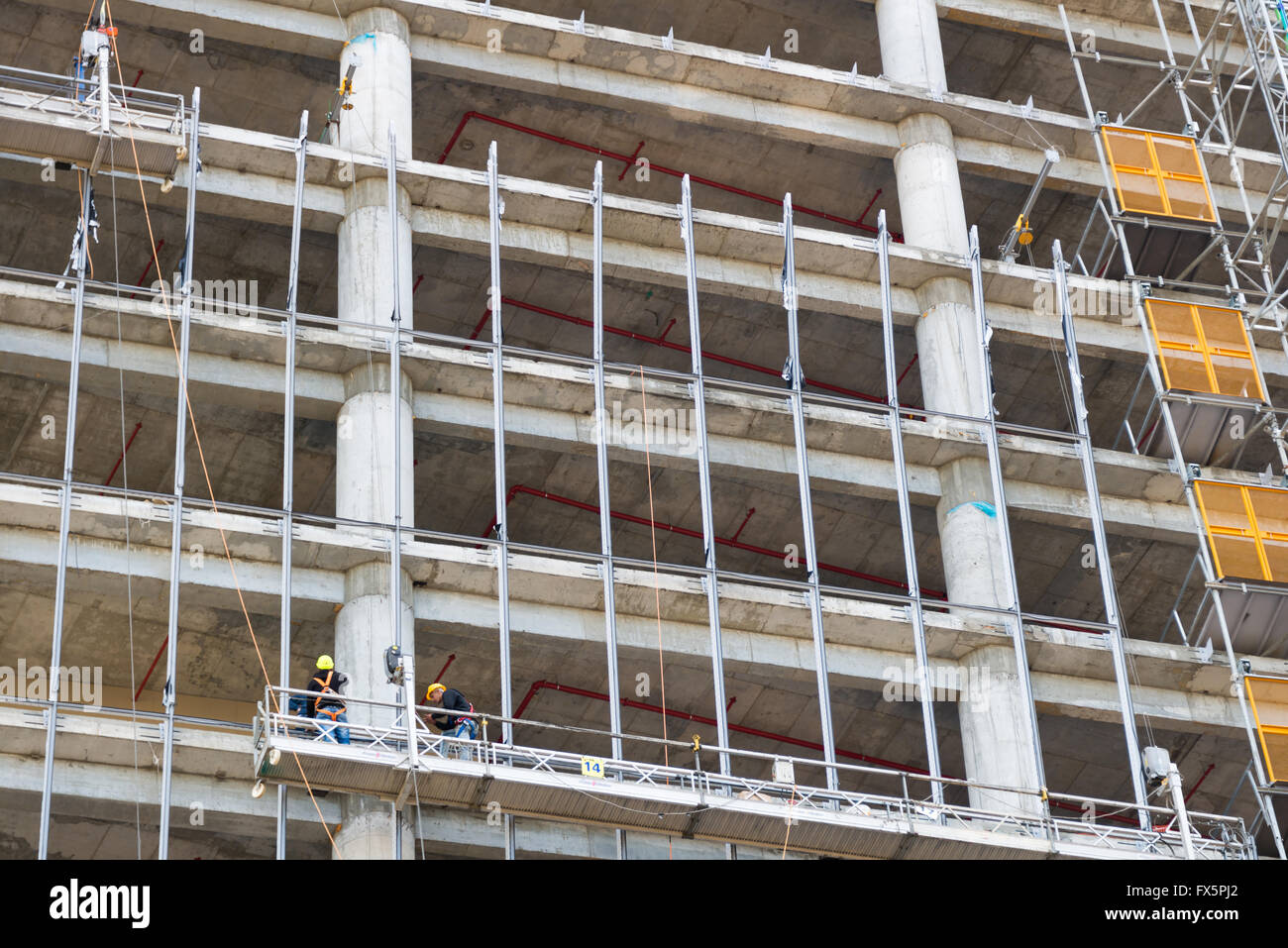 Israel construction workers hi-res stock photography and images - Alamy