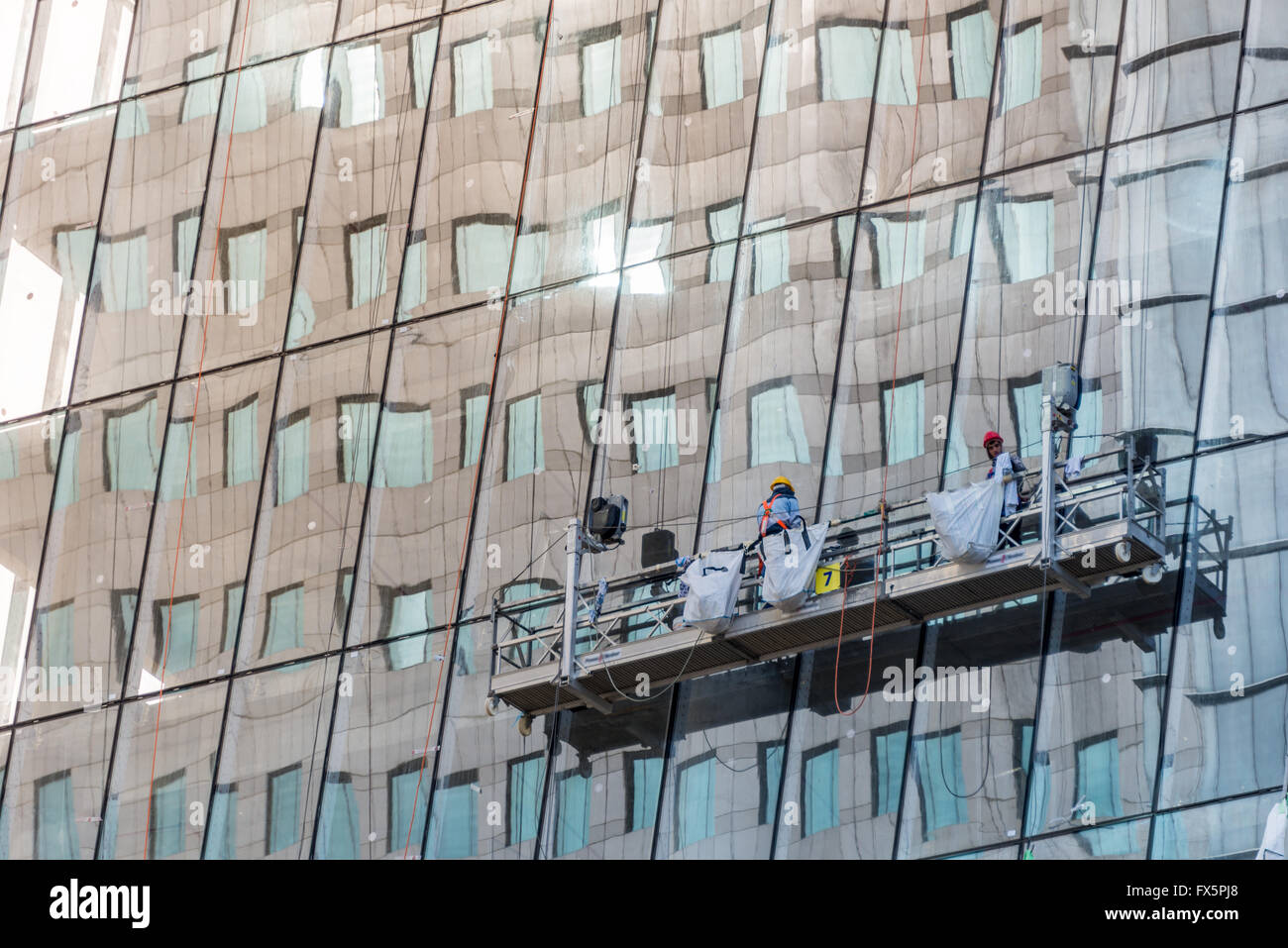 Israel construction workers hi-res stock photography and images - Alamy