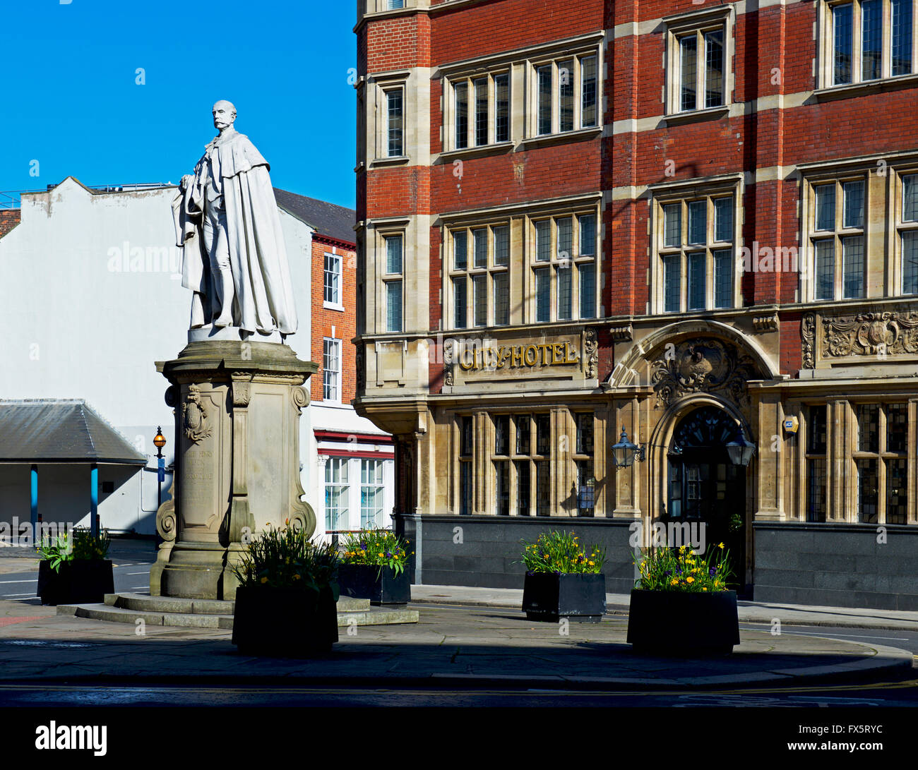 Wilson statue hi-res stock photography and images - Alamy