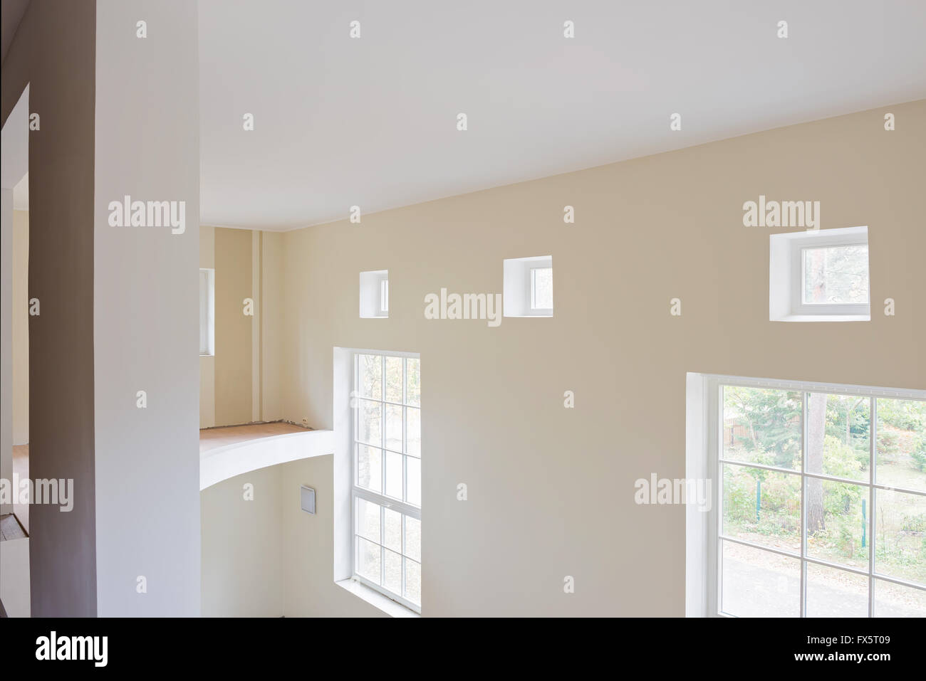 Unfinished construction interior of living room Stock Photo - Alamy