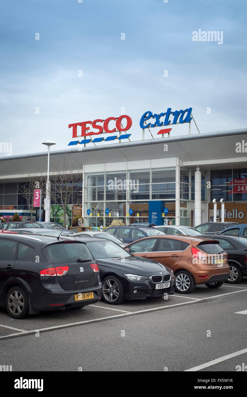 Exterior of a Tesco Extra supermarket Stock Photo - Alamy