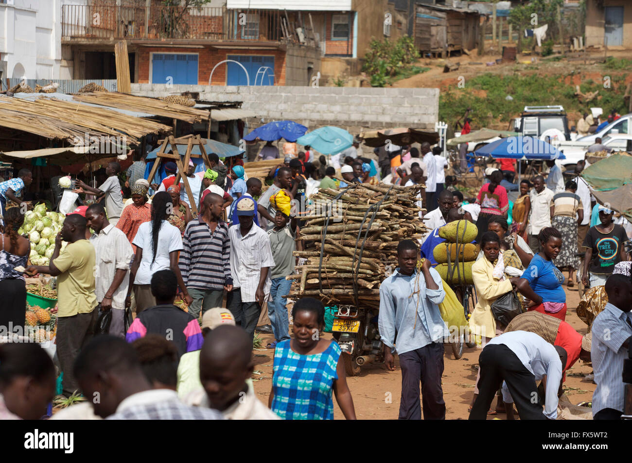 Busy market in Kampala in Uganda, Africa Stock Photo - Alamy