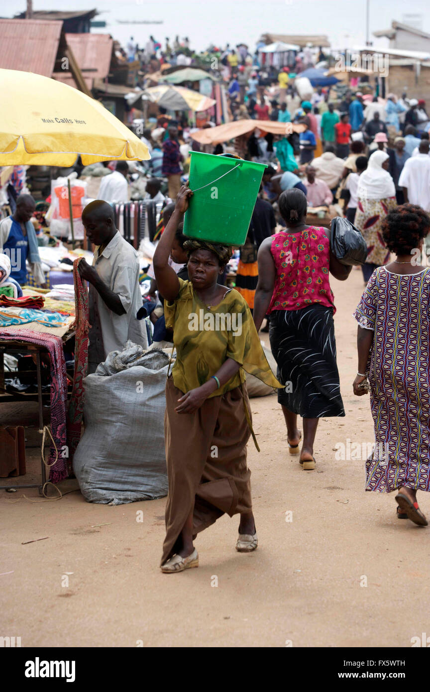 Busy market in Kampala in Uganda, Africa Stock Photo - Alamy