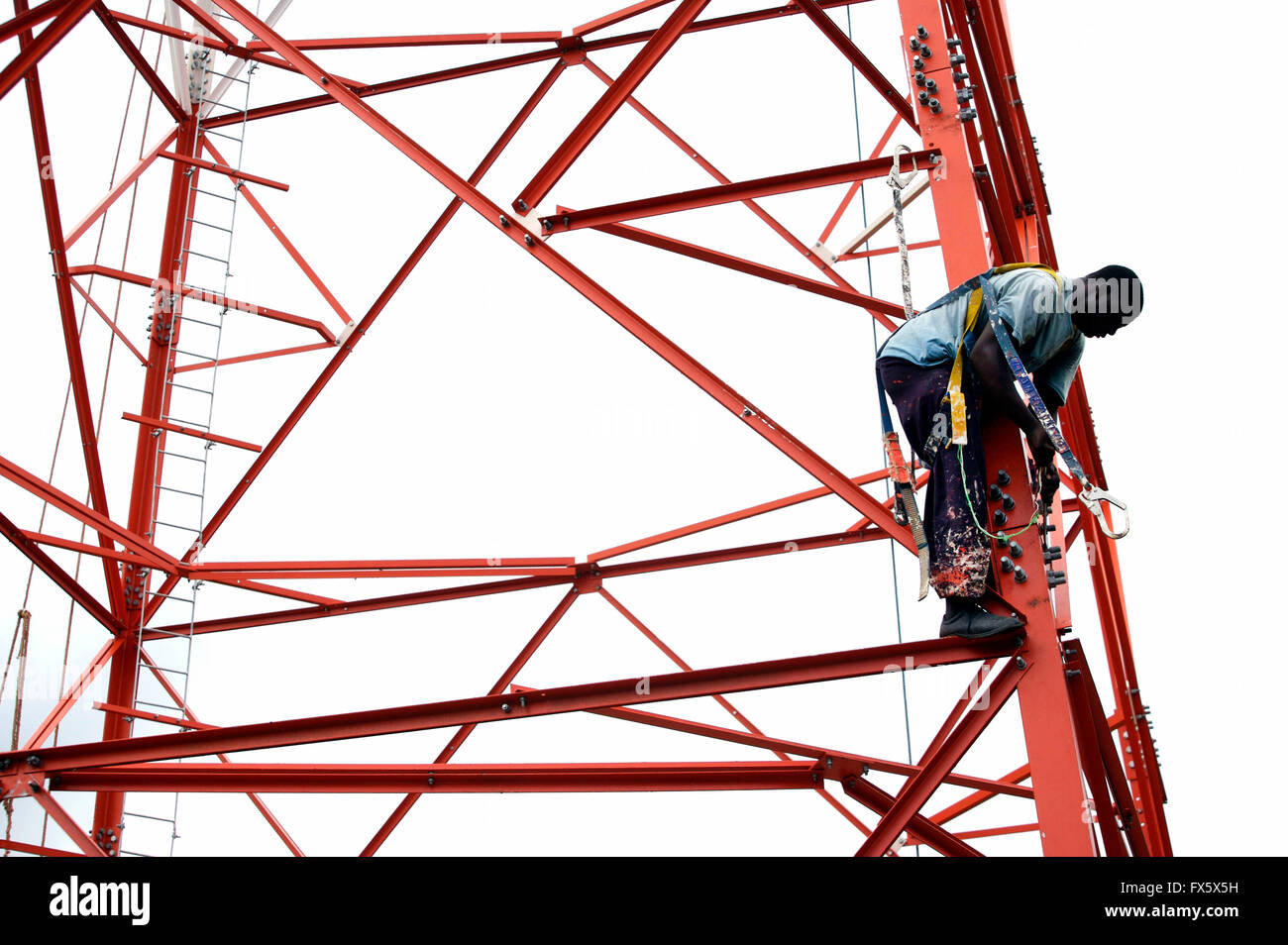 Mobile internet mast hi-res stock photography and images - Alamy