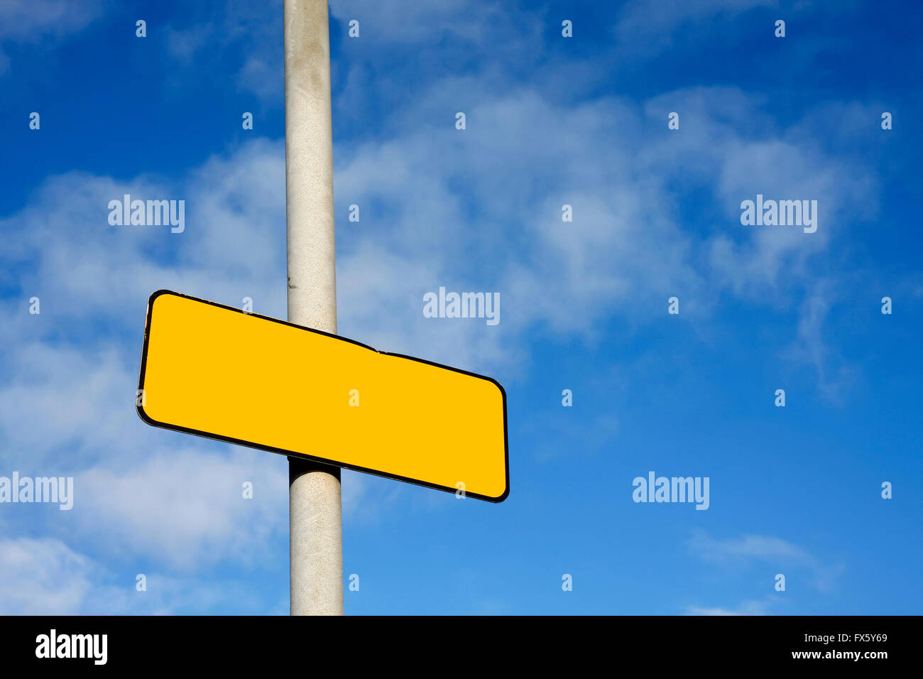Empty yellow sign hi-res stock photography and images - Alamy