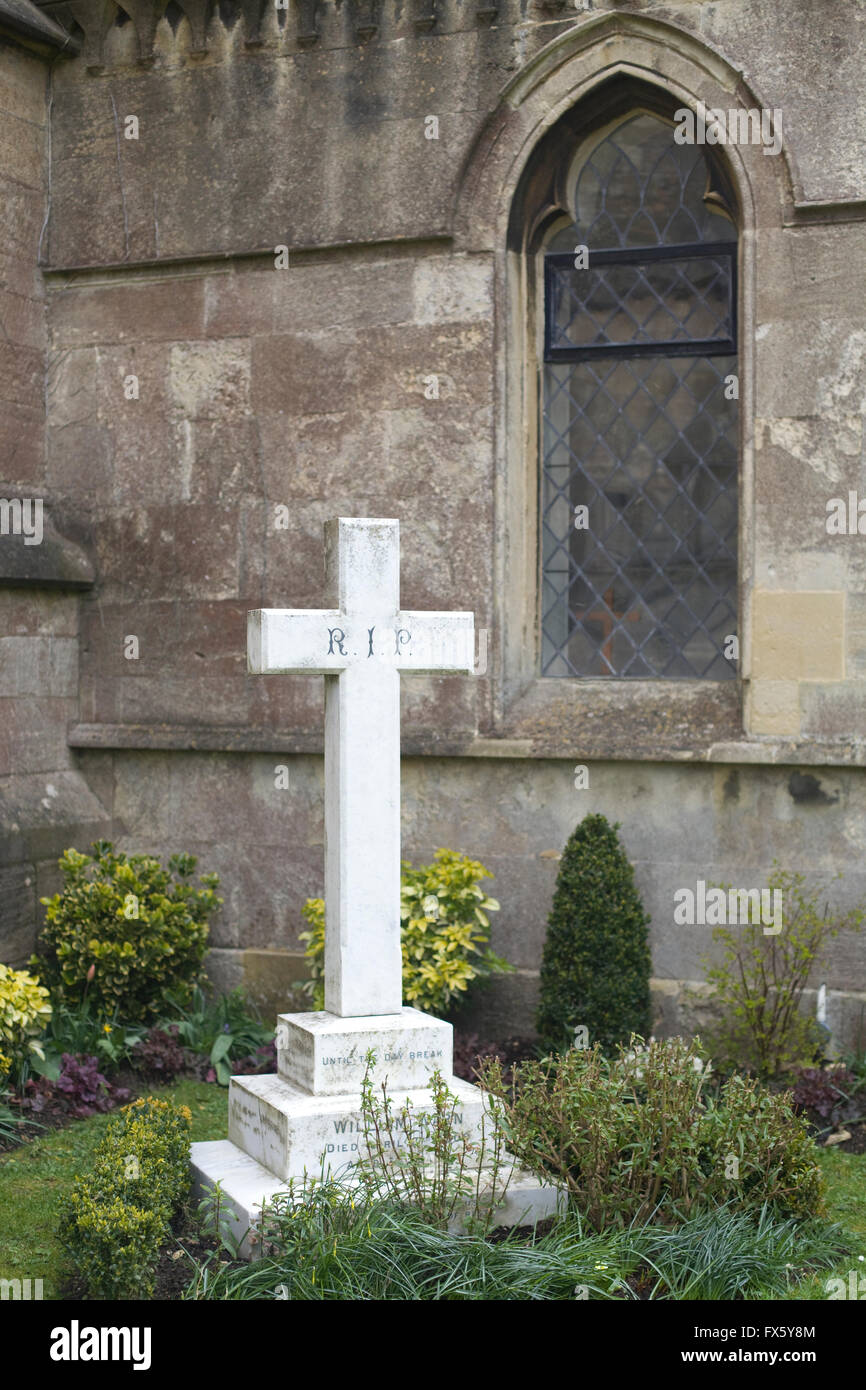 Stone cross in a Church Yard Stock Photo - Alamy