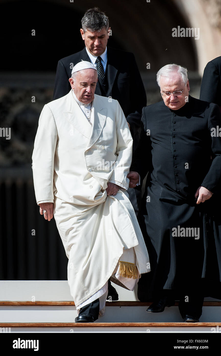 Pope Francis addresses the audience during the Jubilee of Mercy ...