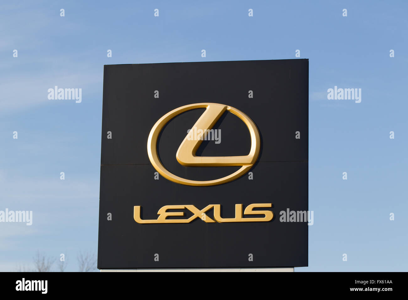 Lexus dealership sign hi-res stock photography and images - Alamy