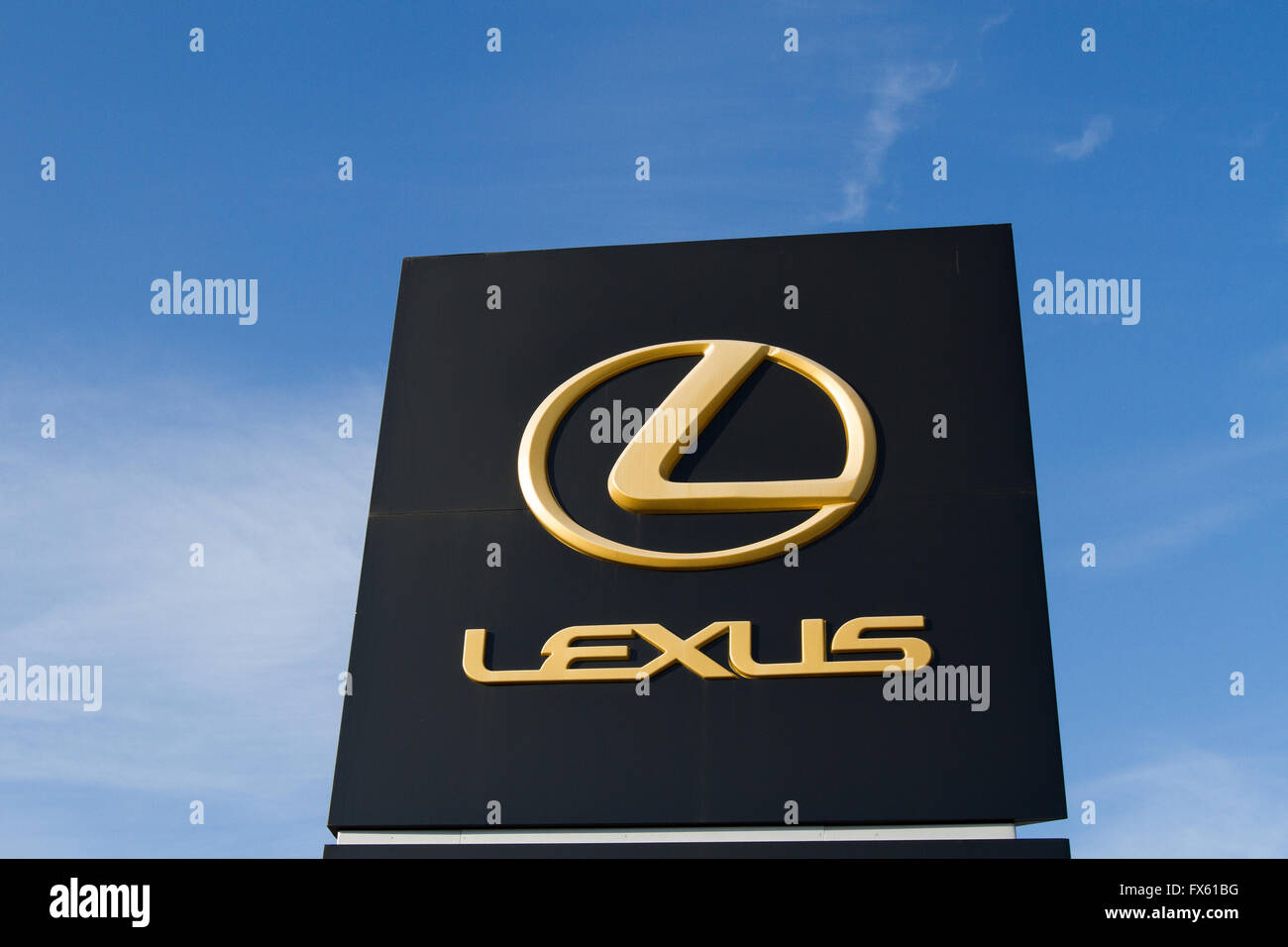 Lexus dealership sign hi-res stock photography and images - Alamy