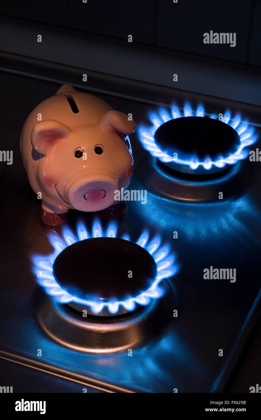 Gas and piggy bank hi-res stock photography and images - Alamy