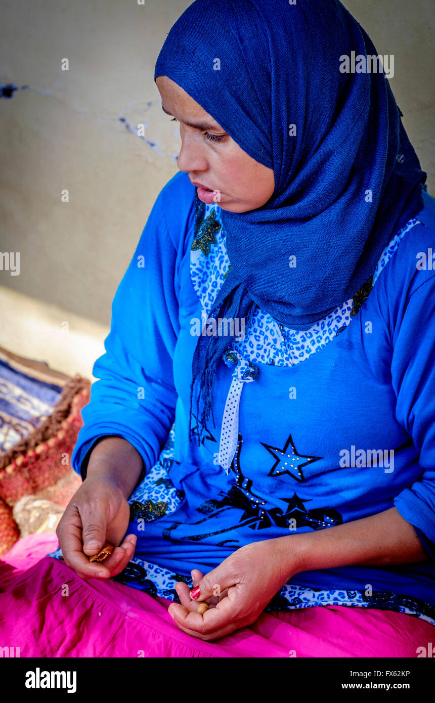 Crushing nuts hi-res stock photography and images - Alamy
