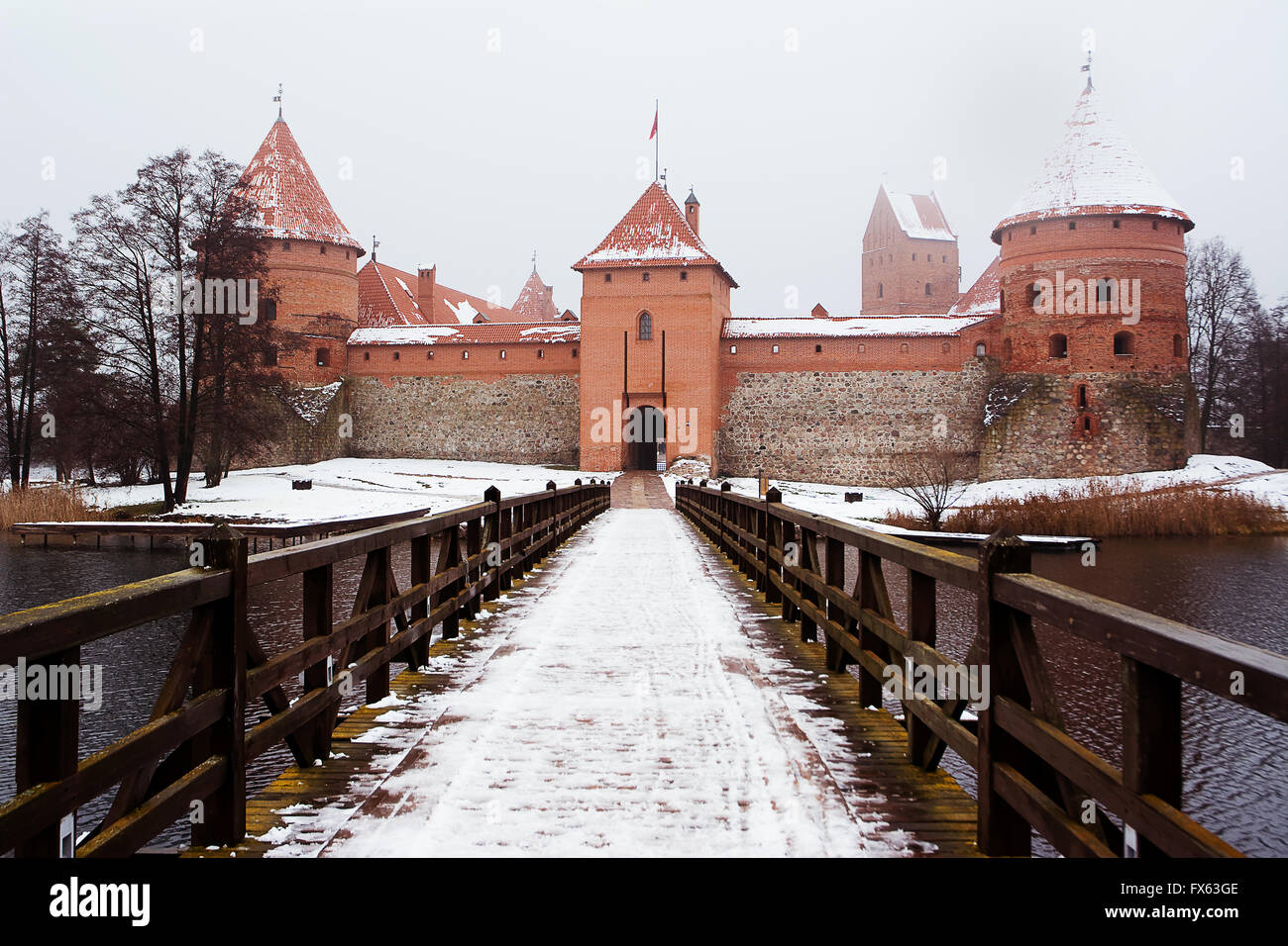 Trakai castle in winter with snow Stock Photo - Alamy