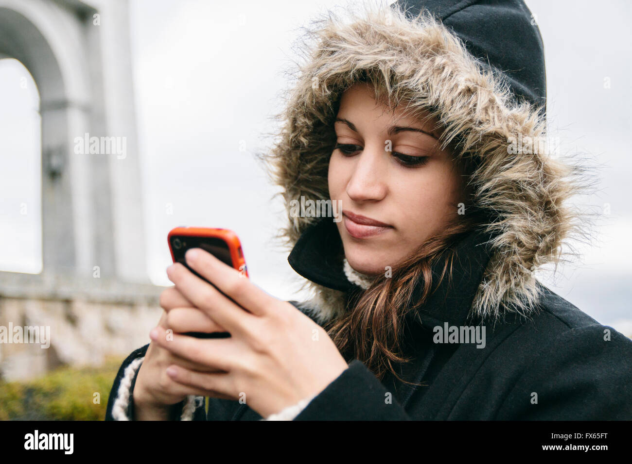 Young woman using cellular phone hi-res stock photography and images ...