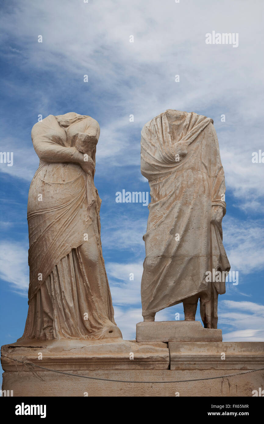 Statue ruins hi-res stock photography and images - Alamy