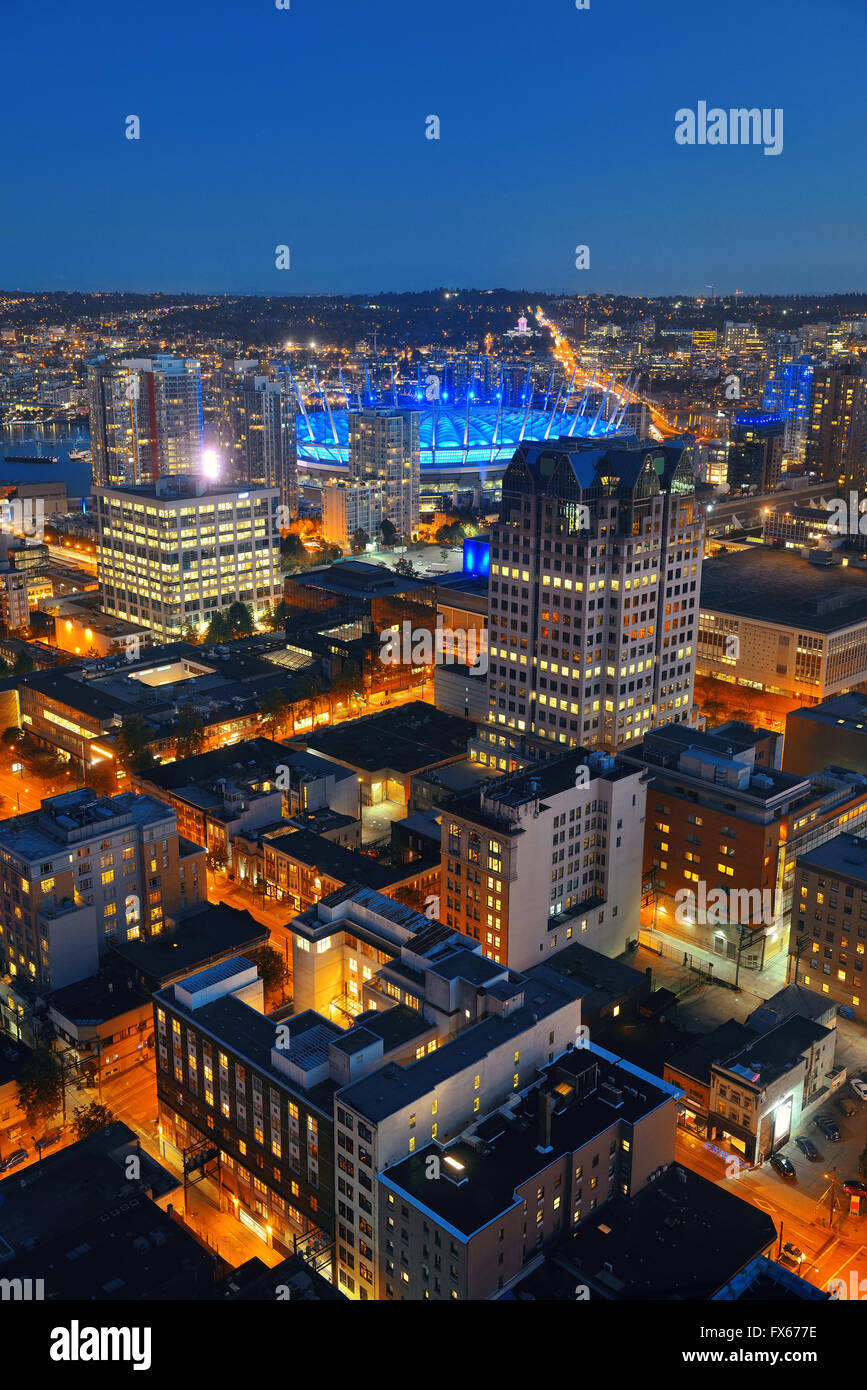 Vancouver rooftop view with urban architectures at dusk Stock Photo - Alamy