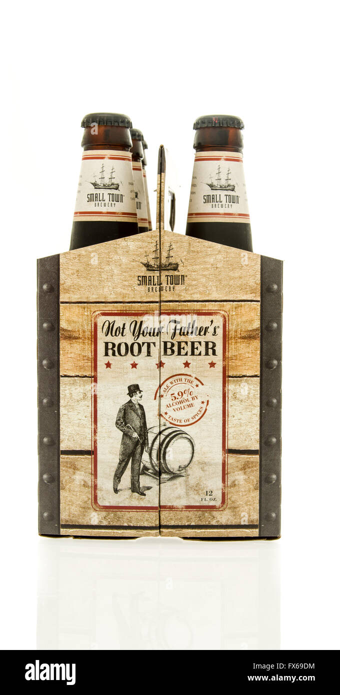 Root beer alcohol bottle pack hi-res stock photography and images - Alamy