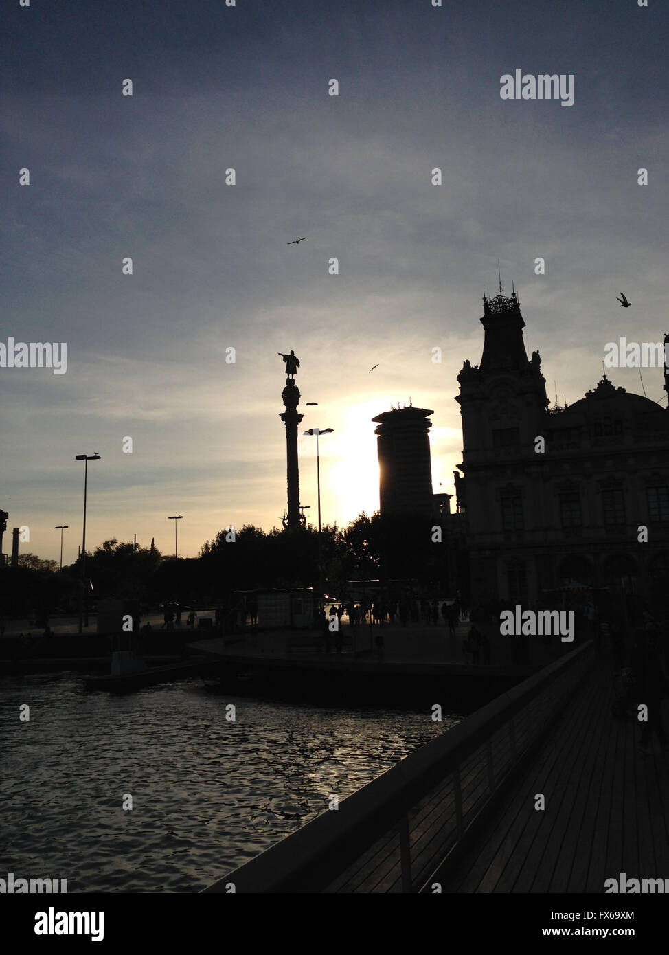 Backlit view of Colombus statue in Barcelona Stock Photo - Alamy