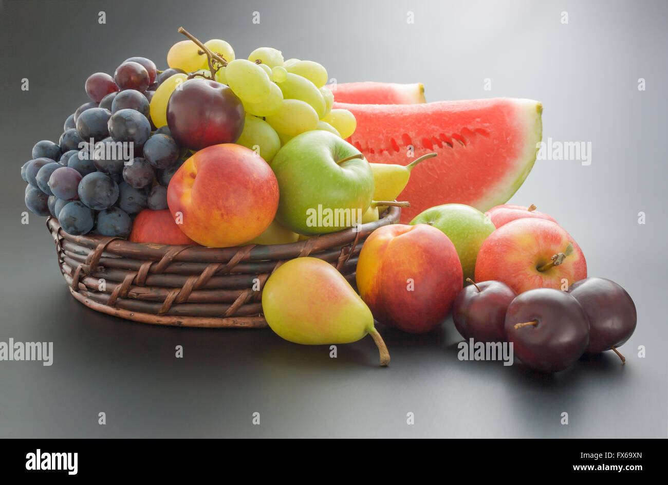 Fruits arrangement hi-res stock photography and images - Alamy