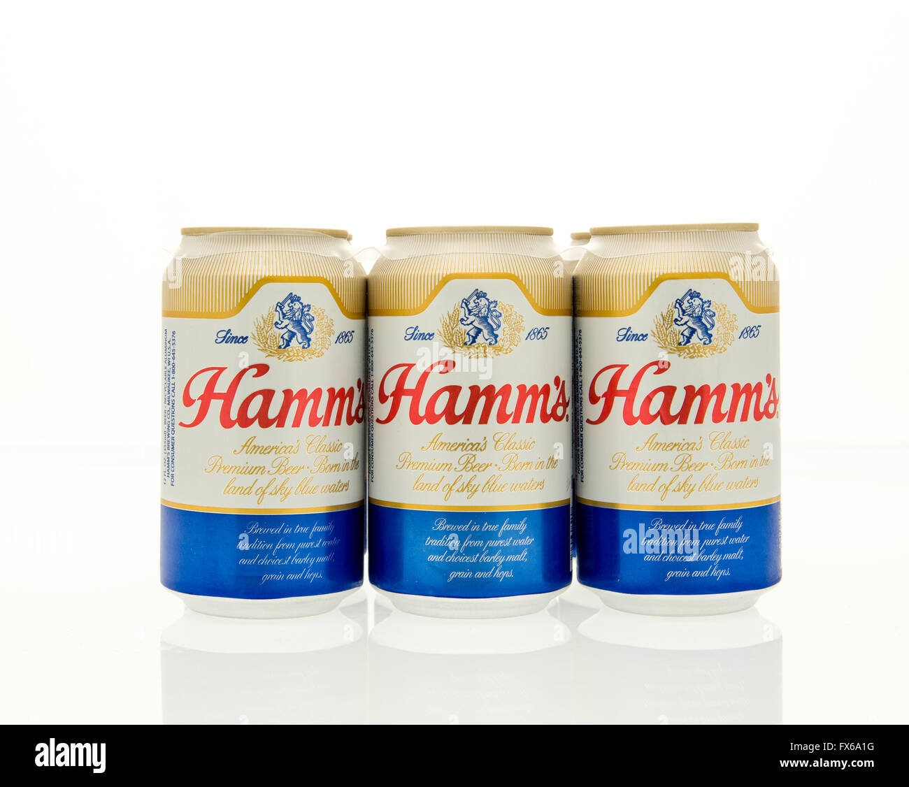 Winneconne, WI - 15 March 2016: A six pack of Ham's beer in cans Stock ...