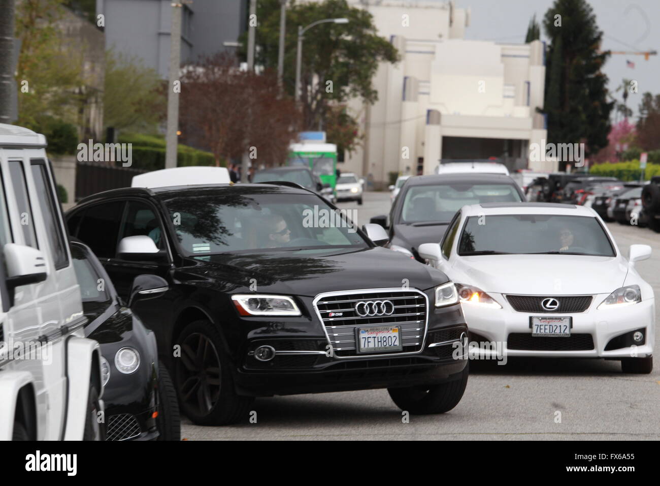 Amy Adams spotted out shopping in Beverly Hills, driving an Audi that ...