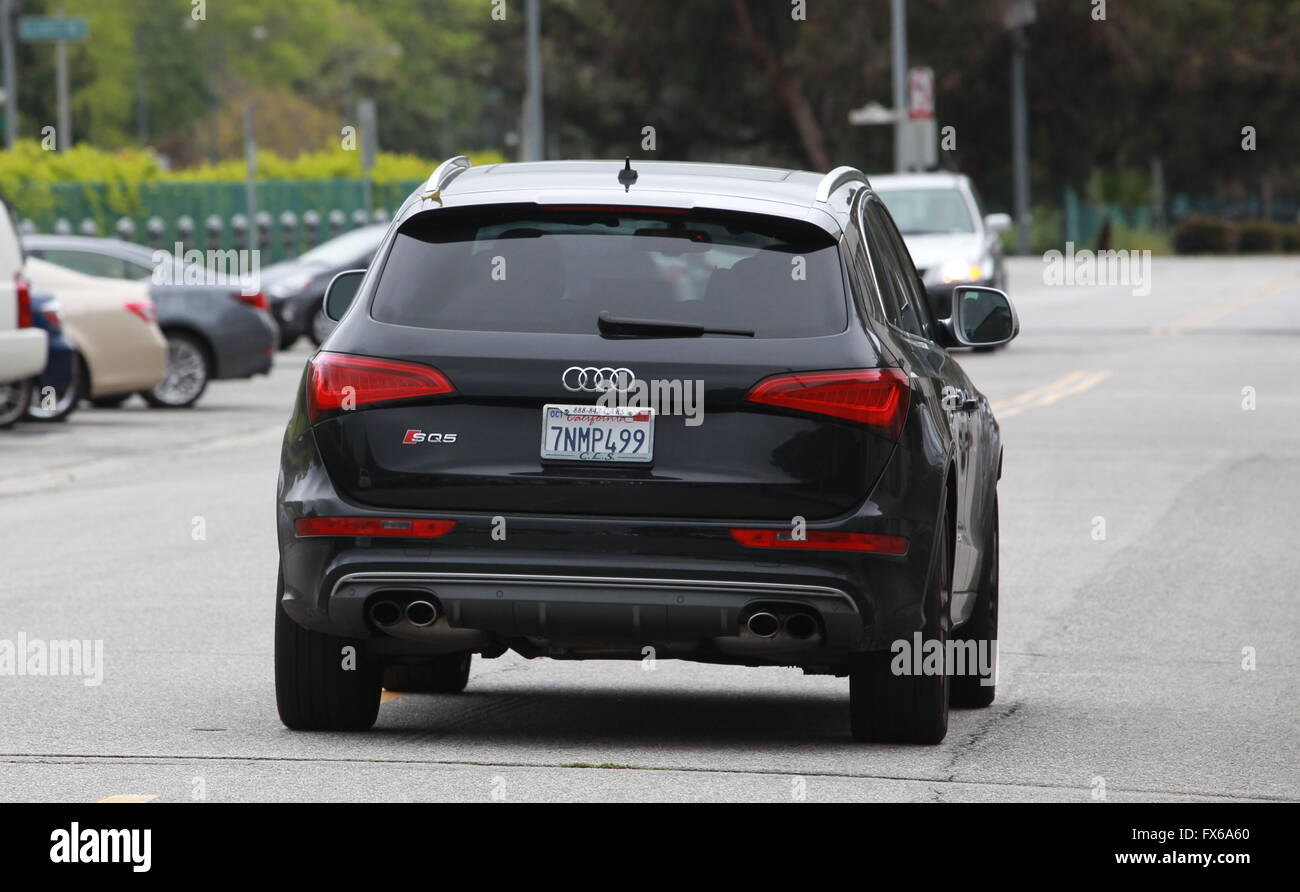 Amy Adams spotted out shopping in Beverly Hills, driving an Audi that ...