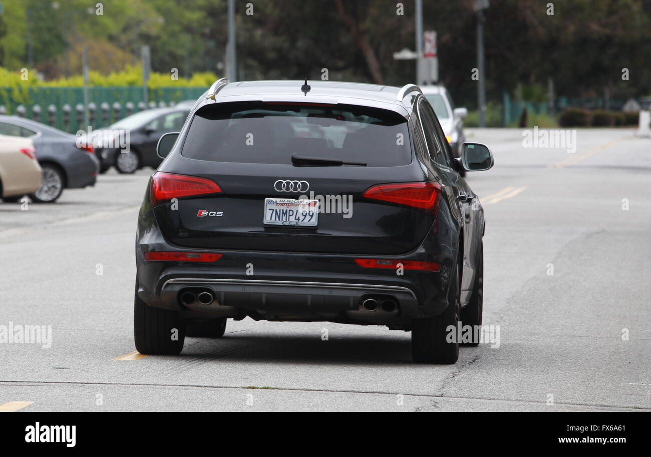 Amy Adams spotted out shopping in Beverly Hills, driving an Audi that ...
