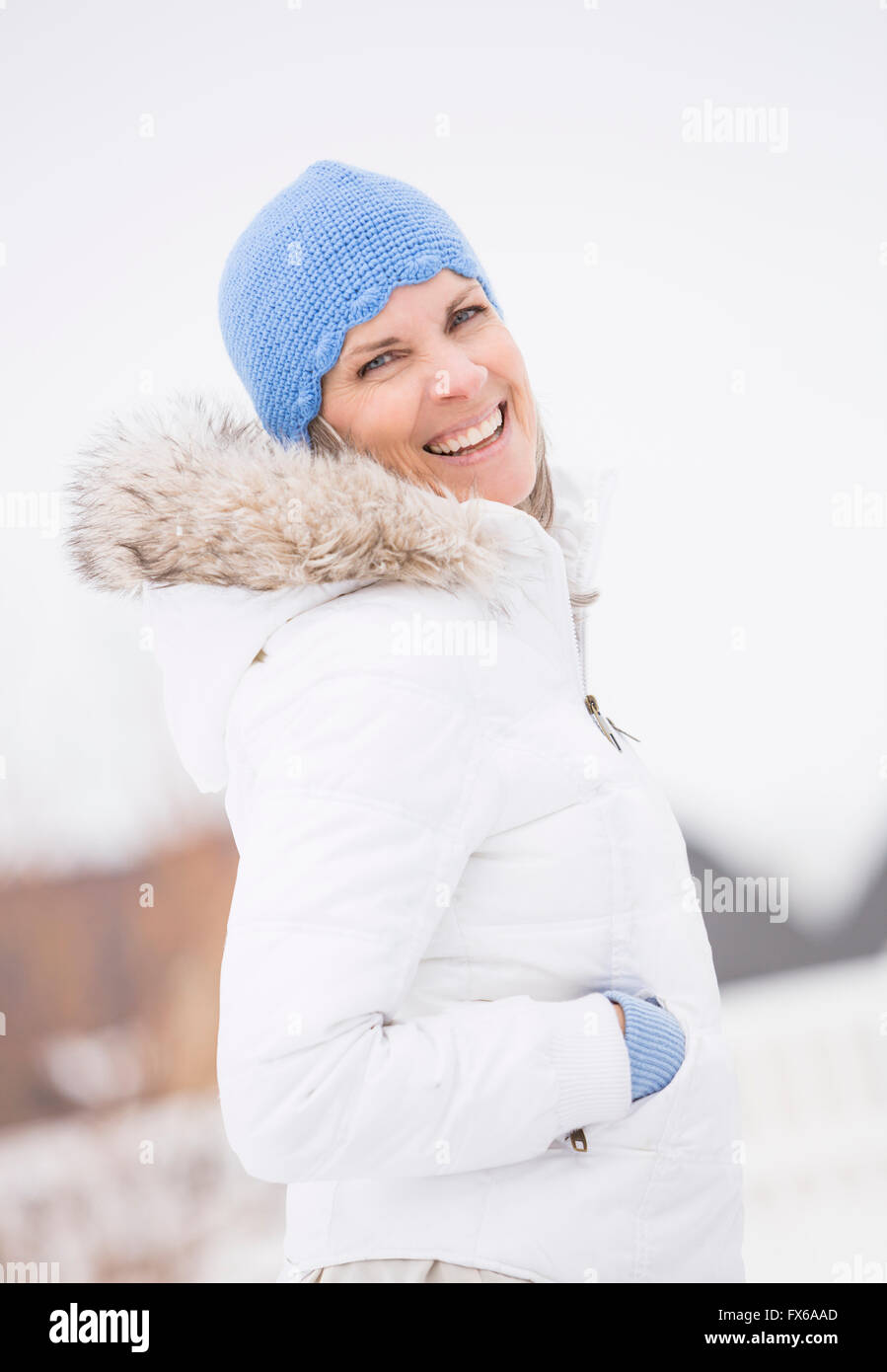 Woman freezing cold snow hi-res stock photography and images - Alamy