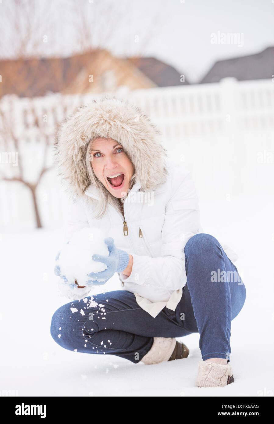 Snowball image hi-res stock photography and images - Alamy